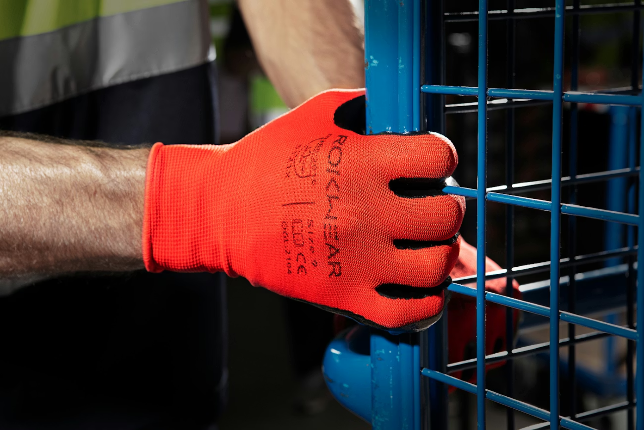 A Complete Guide to EN 374 Protective Gloves | SMI